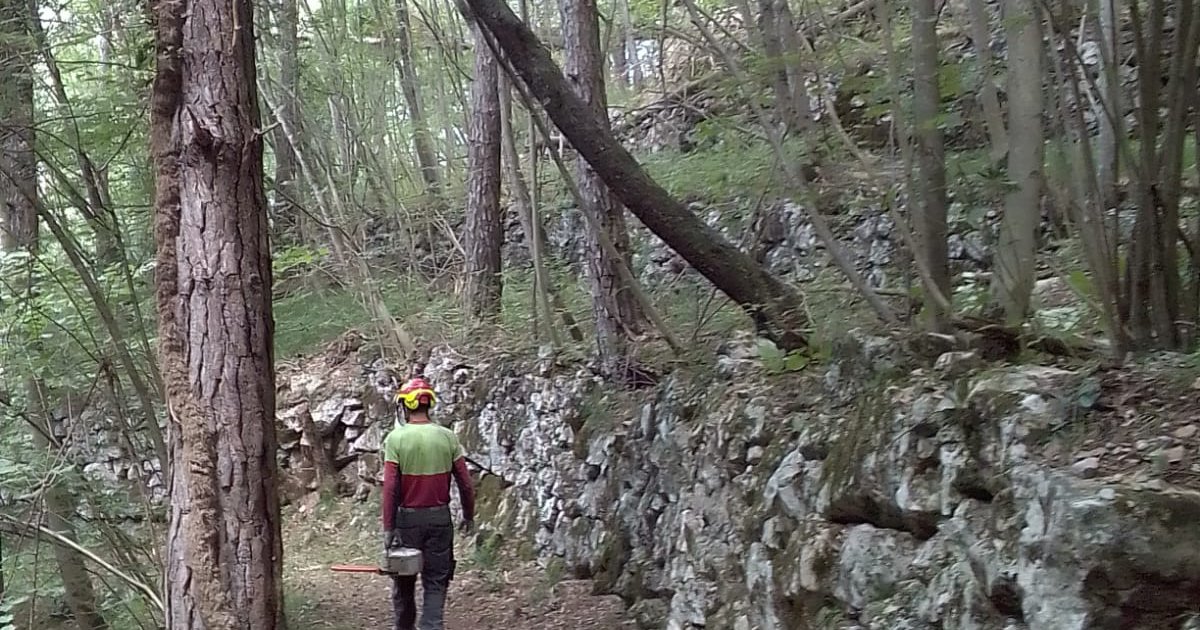 I Garda Rangers al lavoro in zona Comano • Garda Dolomiti
